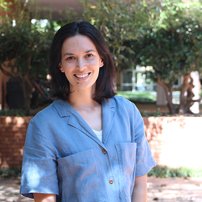 Elly Hall's Instagram, Twitter & Facebook on IDCrawl